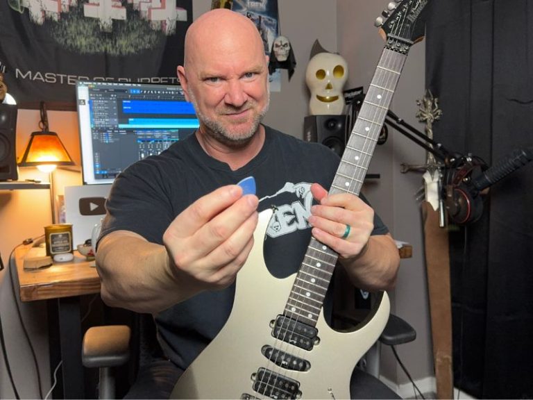 Metal Guitar for Beginners – 6 Techniques to Start Playing Riffs