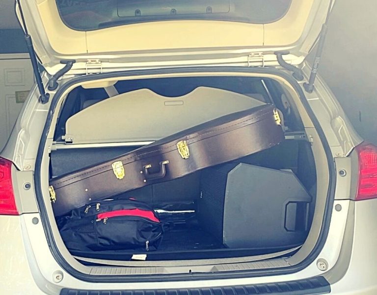 Beginner's Guide to Equipment Needed for Live Solo Acoustic Performance ...