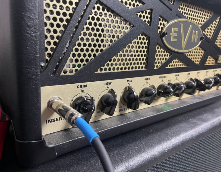 How to Connect the Line 6 POD Go to an Amp (4 and 2-Cable Methods ...
